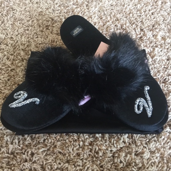 Victoria's Secret | Shoes | Victorias Secret Black Fur Bling V Slipper ...